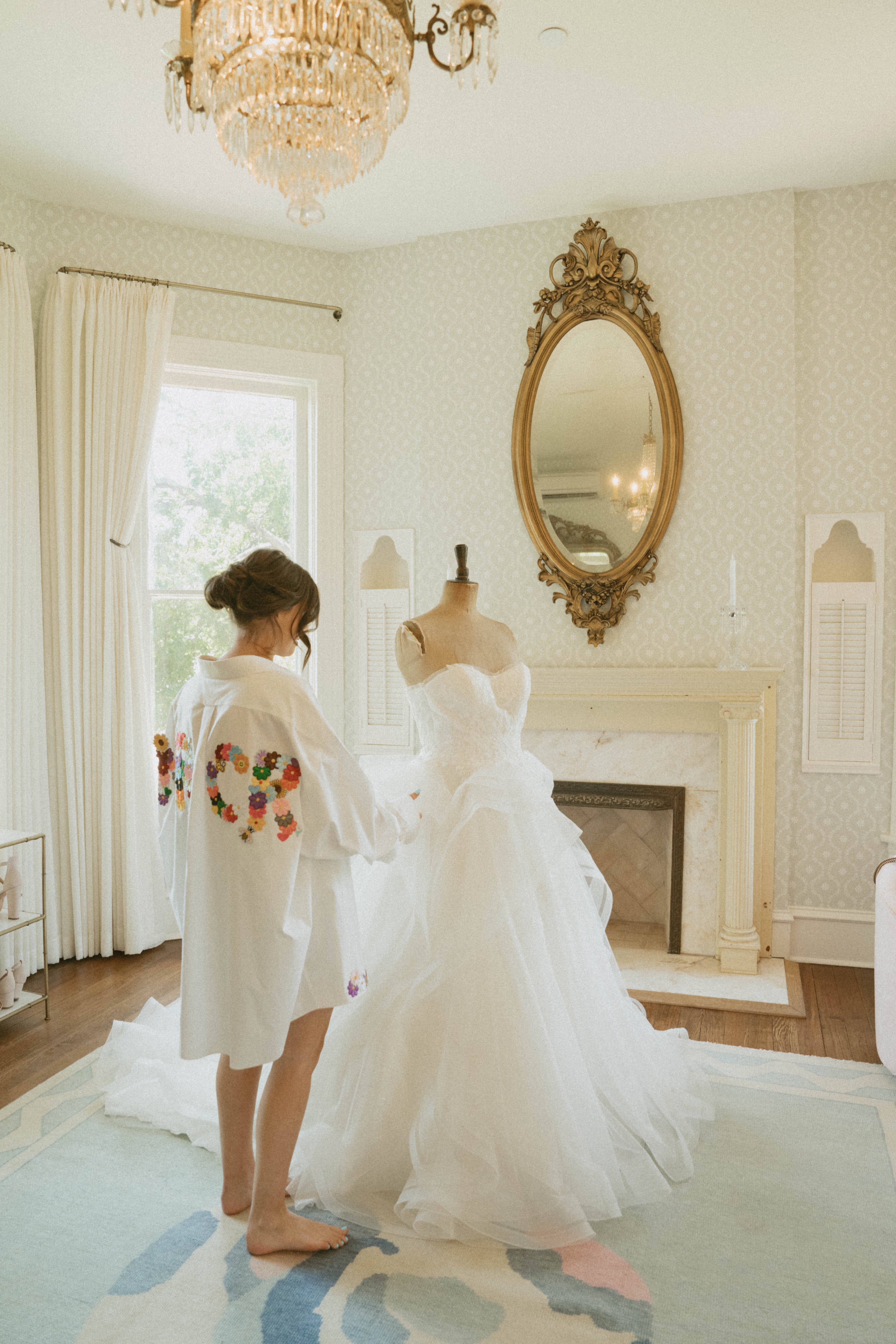 Round Rock Mansion Classic Nuptials - juliadavisco.com