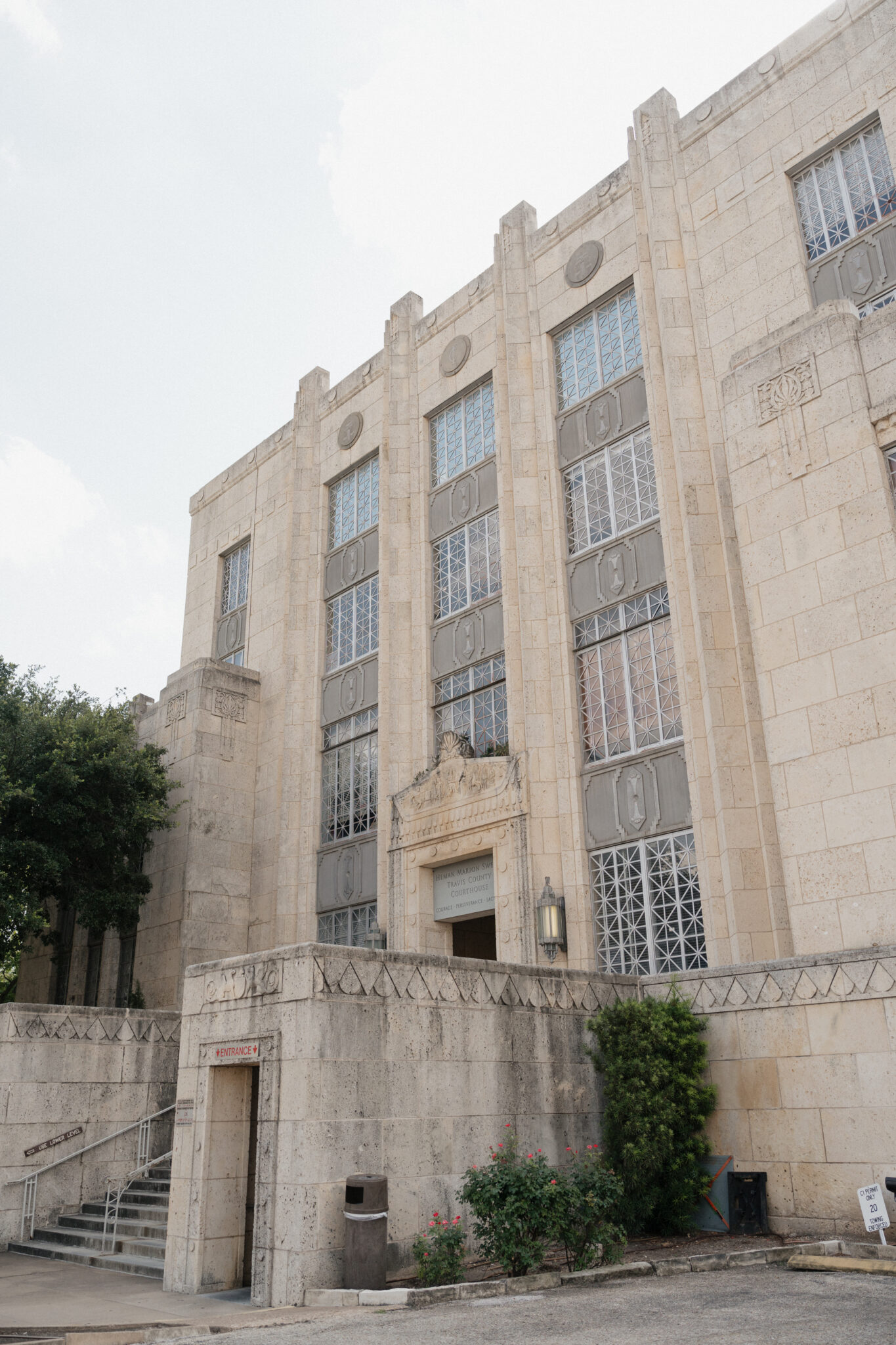 Dreamy Courthouse Elopements: Capturing Your Special Day and Why It's ...