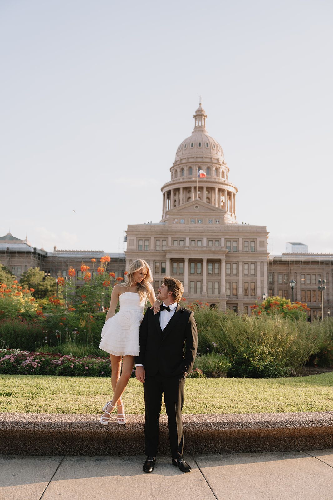 Romantic Texas Capitol Engagement Session - juliadavisco.com